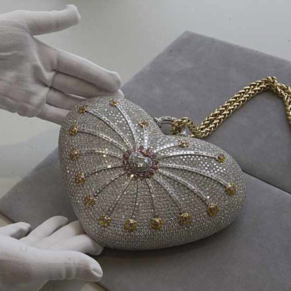 Discover the Top 10 Most Luxurious Handbags for Women Worldwide - Gift ...